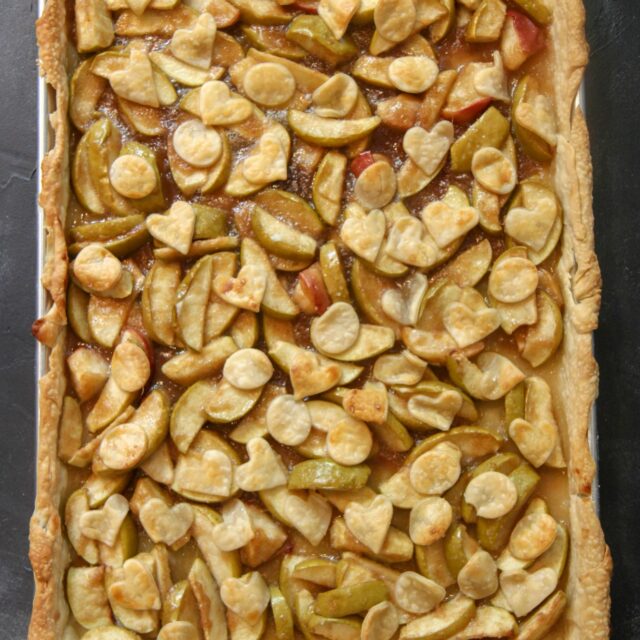 Easy Apple Slab Pie Recipe for Fall - Cooked by Julie