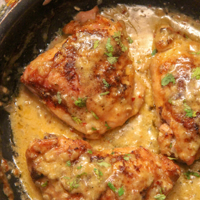 Creamy Smothered Chicken Thighs Cooked by Julie + video