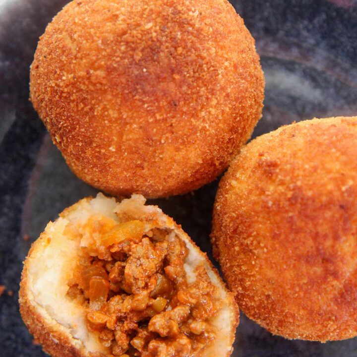 Papas Rellenas (Relleno de Papa) VIDEO - Cooked by Julie