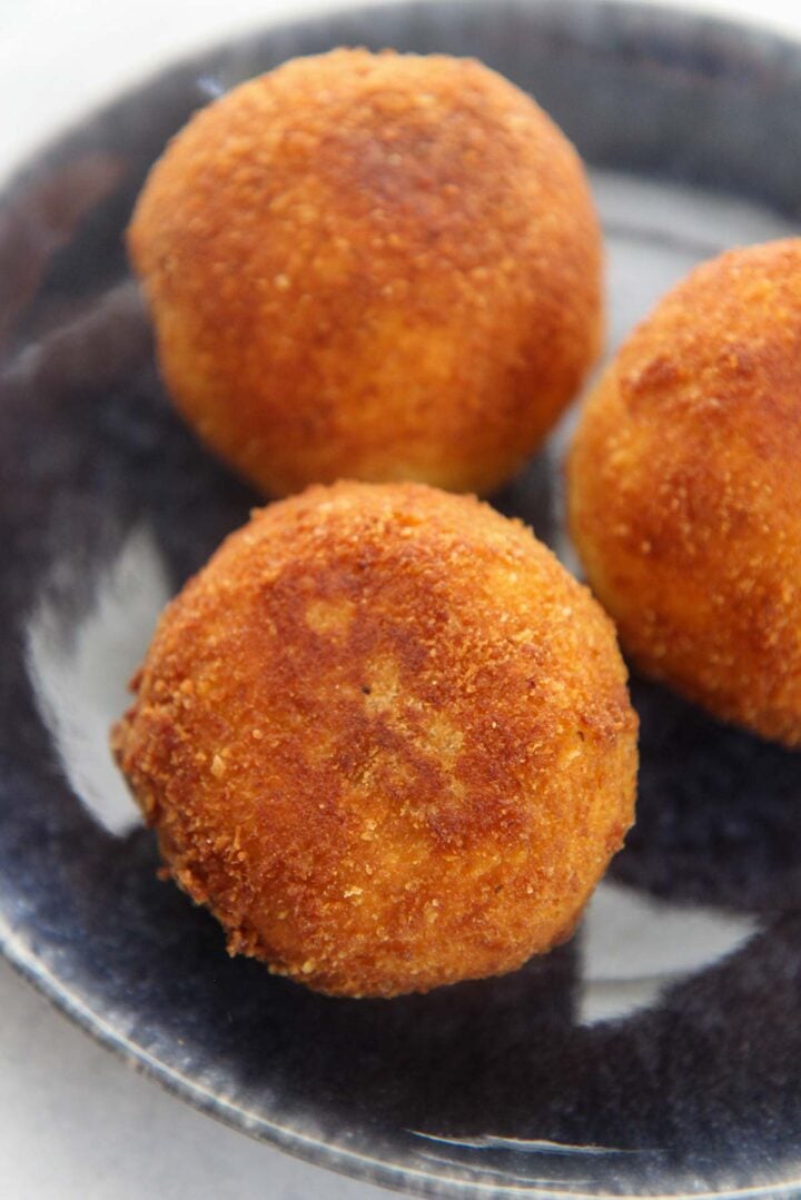 Papas Rellenas (Relleno de Papa) VIDEO - Cooked by Julie