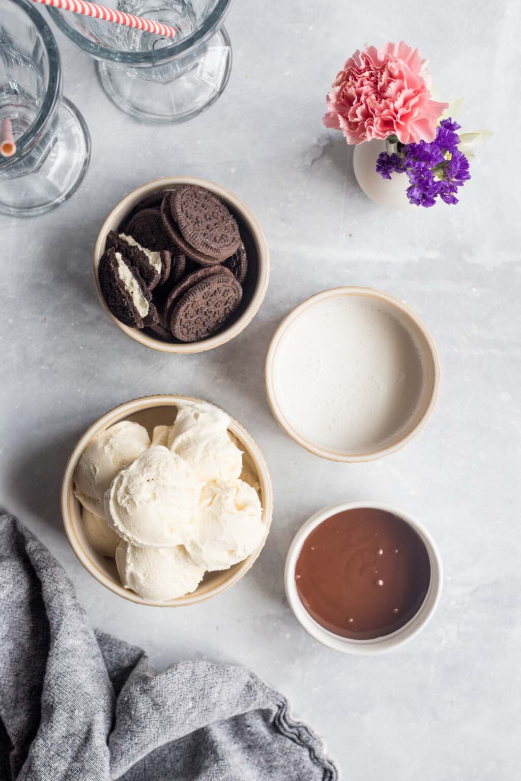 Oreo Milkshake (Thick and Creamy) - Cooked by Julie