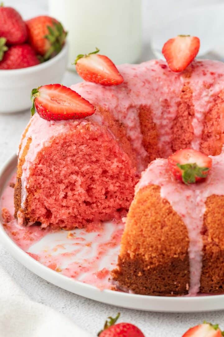 Strawberry Bundt Cake Super Moist Cooked By Julie