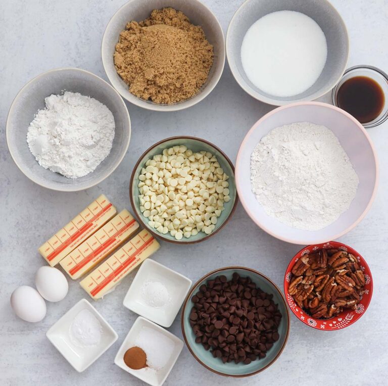 Donna Kelce's Delicious Chocolate Chip Cookies - Cooked by Julie