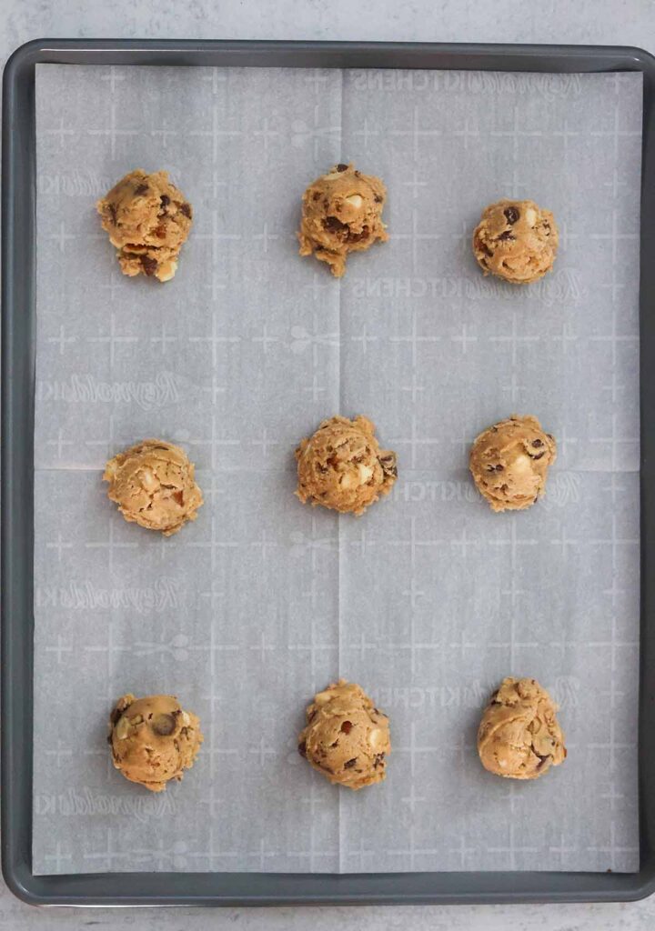 Donna Kelce's Delicious Chocolate Chip Cookies - Cooked by Julie